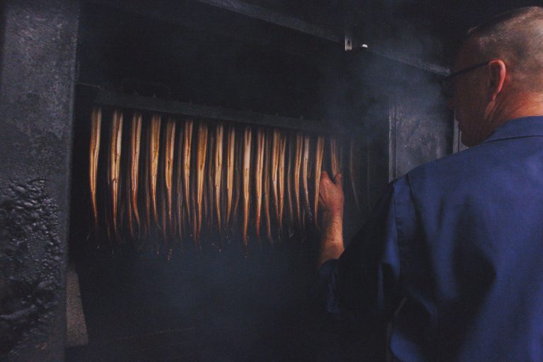 Holland Paling in Spaarndam, een authentieke palingrokerij